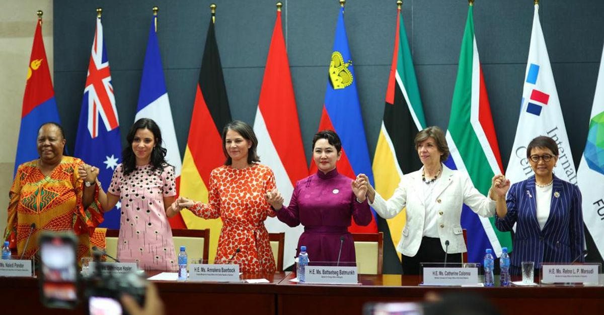The Female Foreign Ministers of Six Countries Called for an End to the ...