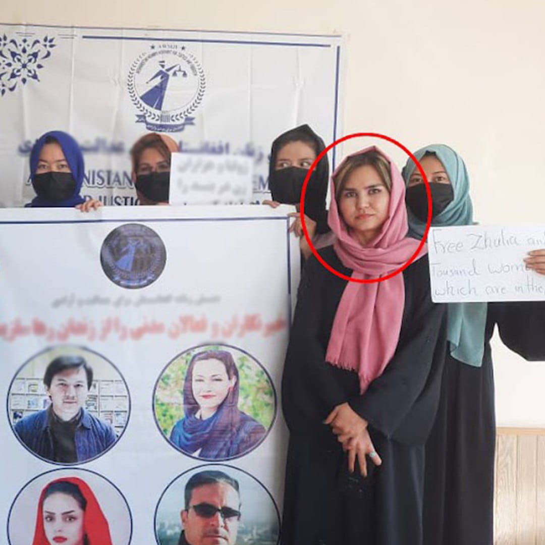 Taliban group detains a woman protester in Kabul province - Rudabe ...