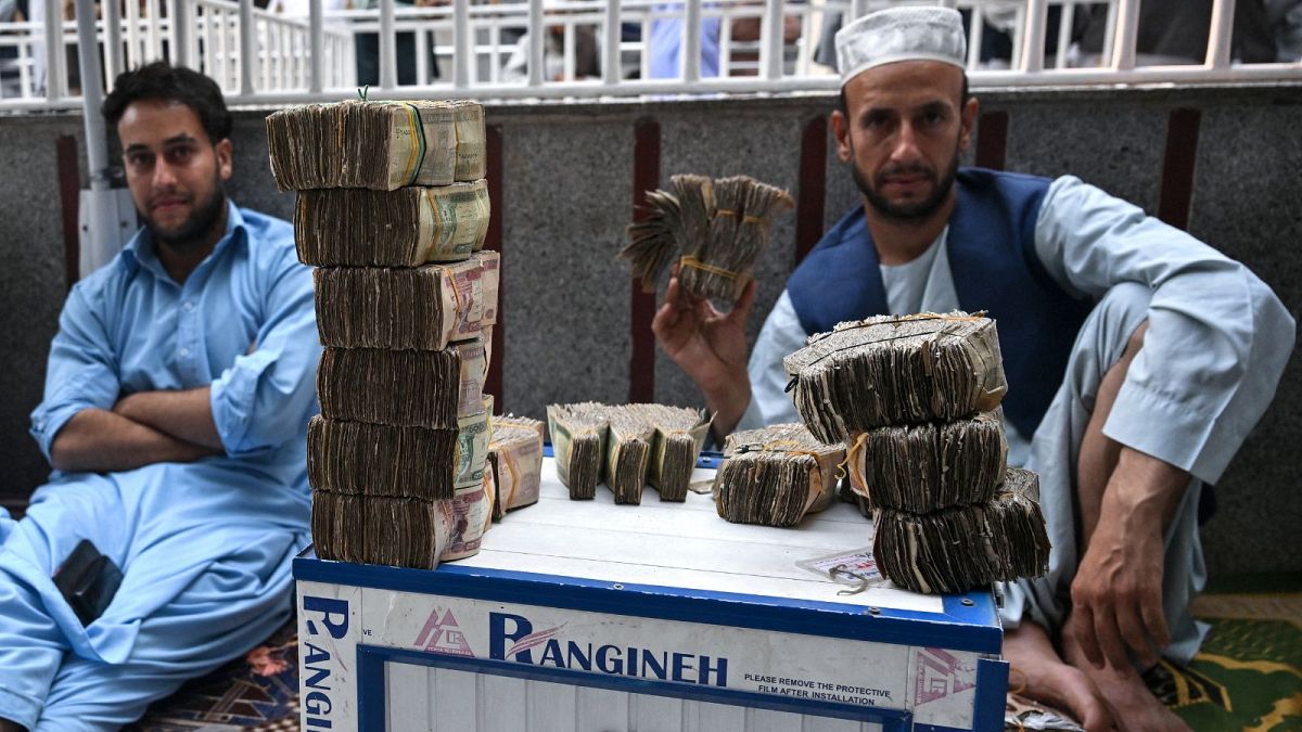 Taliban Shut Down Hundreds of Money Exchange Offices in Kandahar ...