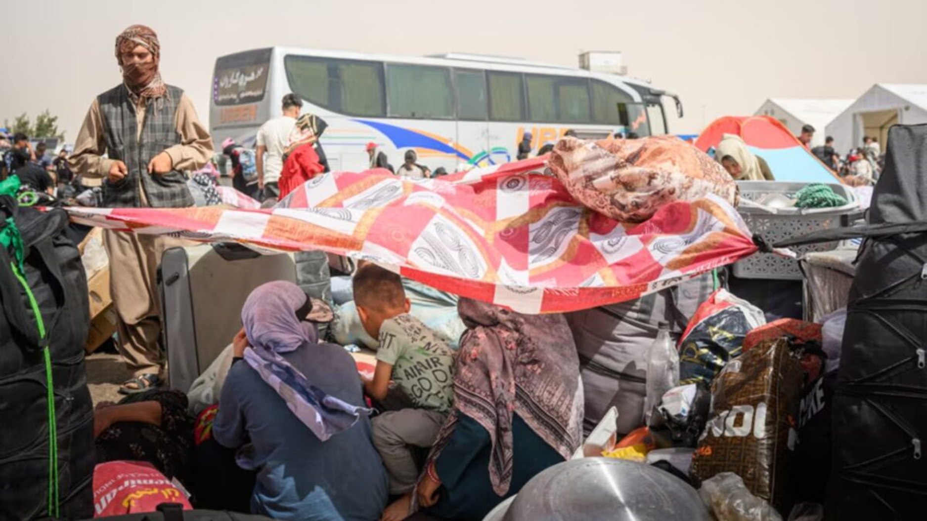 UN Warns: The World Is Turning Its Back on Afghanistani Refugees ...